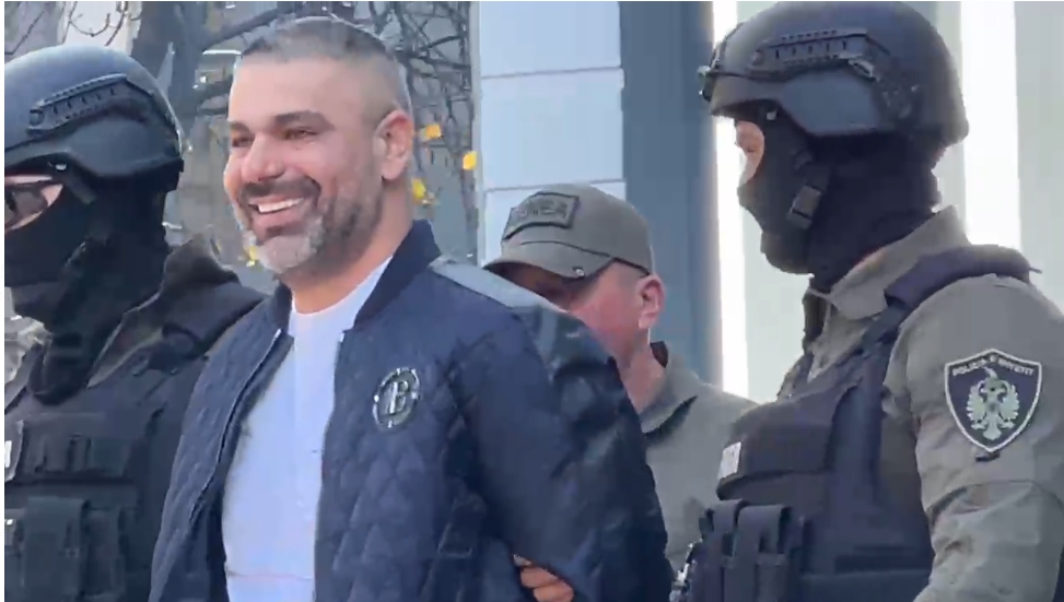 “Je i rrethuar!” Topalli: Safet Bajri ra në grackën e policisë, Dobraçi ...