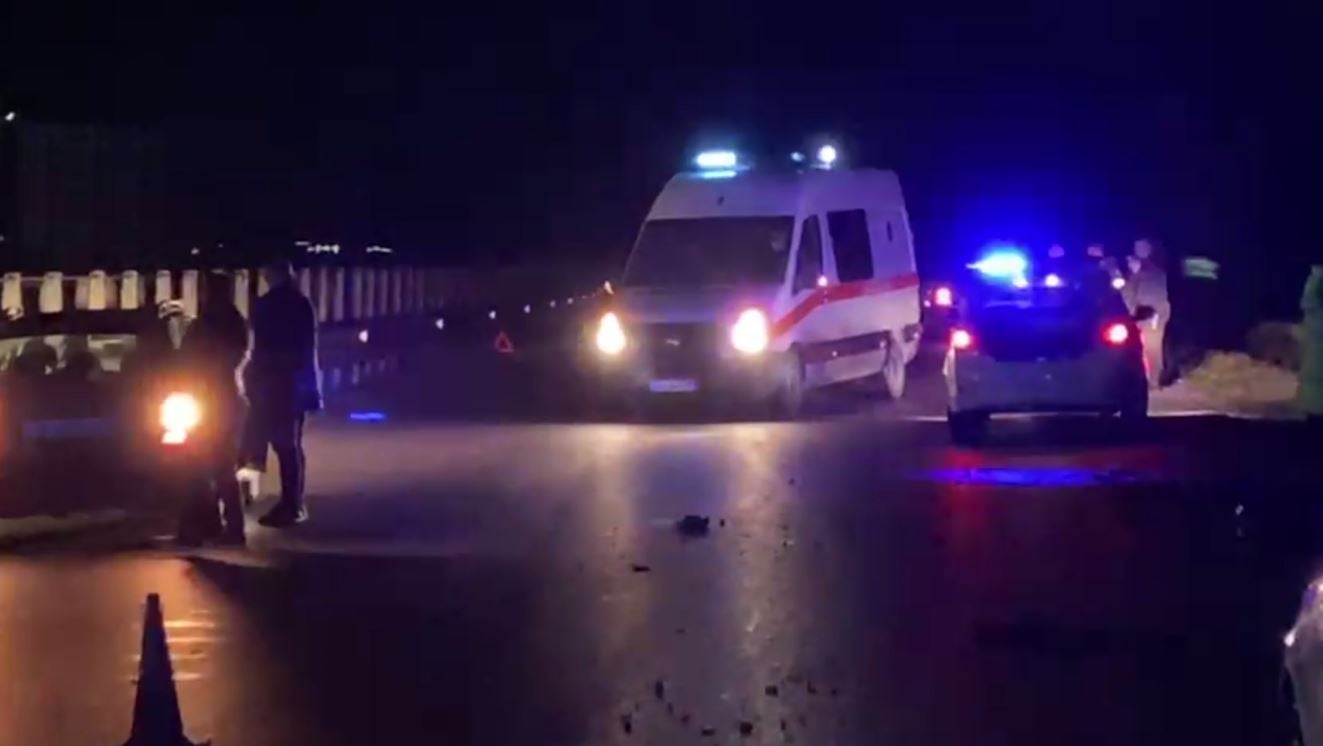 Aksident tragjik në aksin Korçë-Pogradec, humb jetën një këmbësor ... Aksident tragjik në aksin Korçë-Pogradec, humb jetën një këmbësor ...