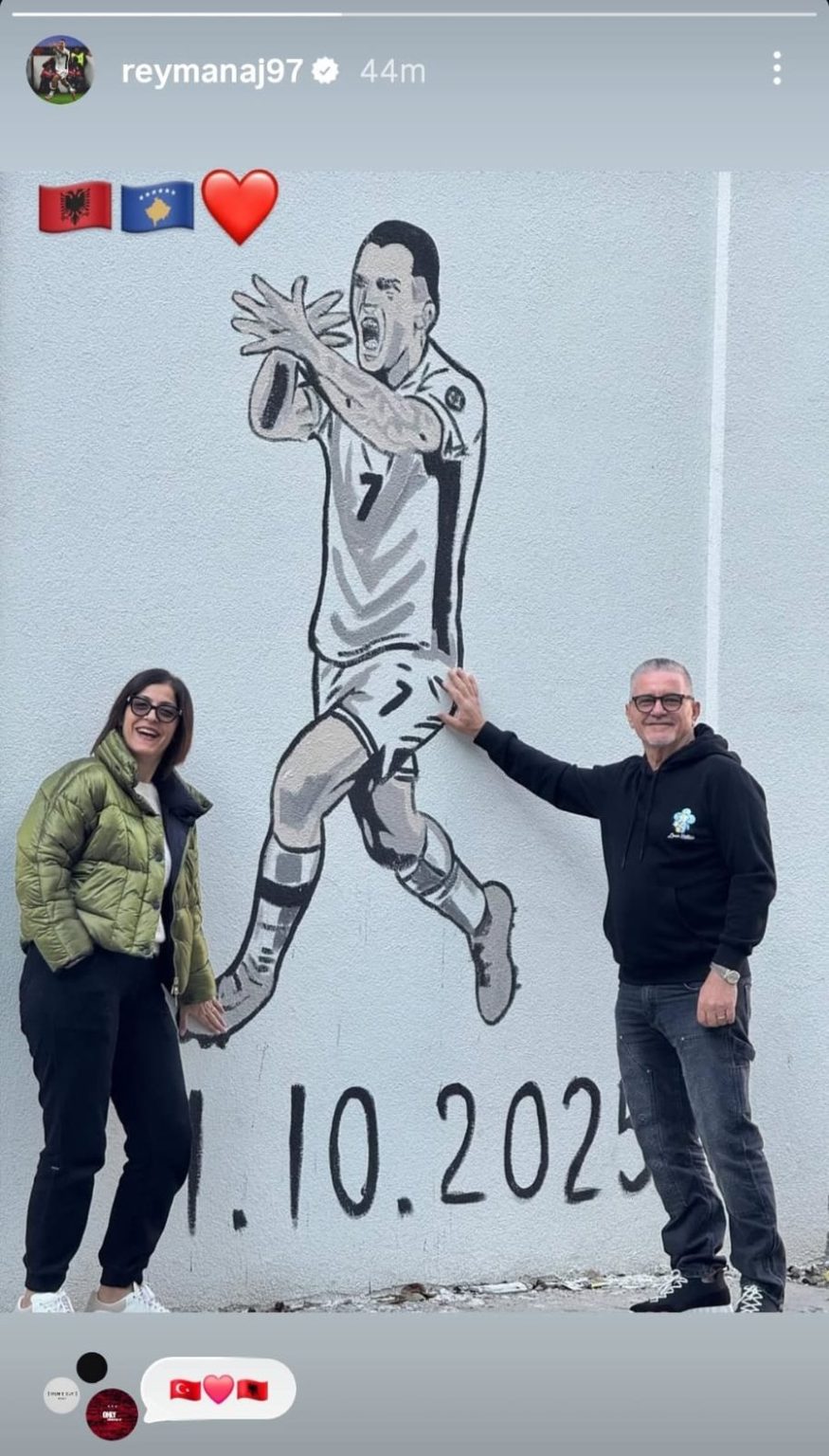 Në prag të ndeshjes me Anglinë, Rey Manaj surprizohet nga prindërit në ...